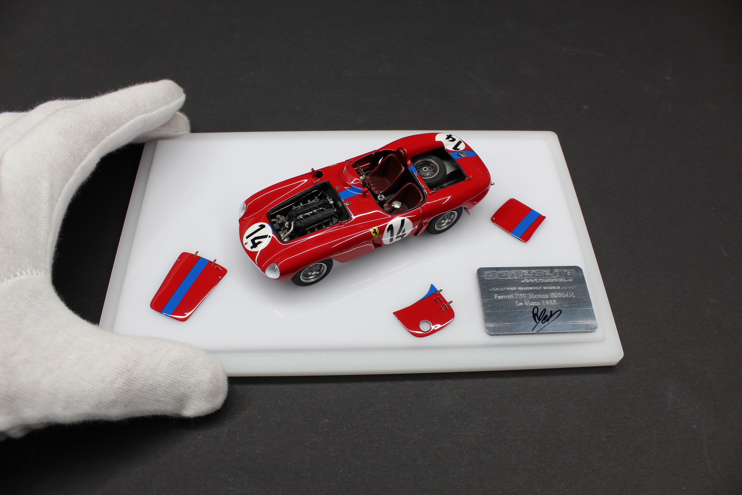 Ricardo Pedro : Ferrari 750 Monza 1955 -> Price on request, Modelart111