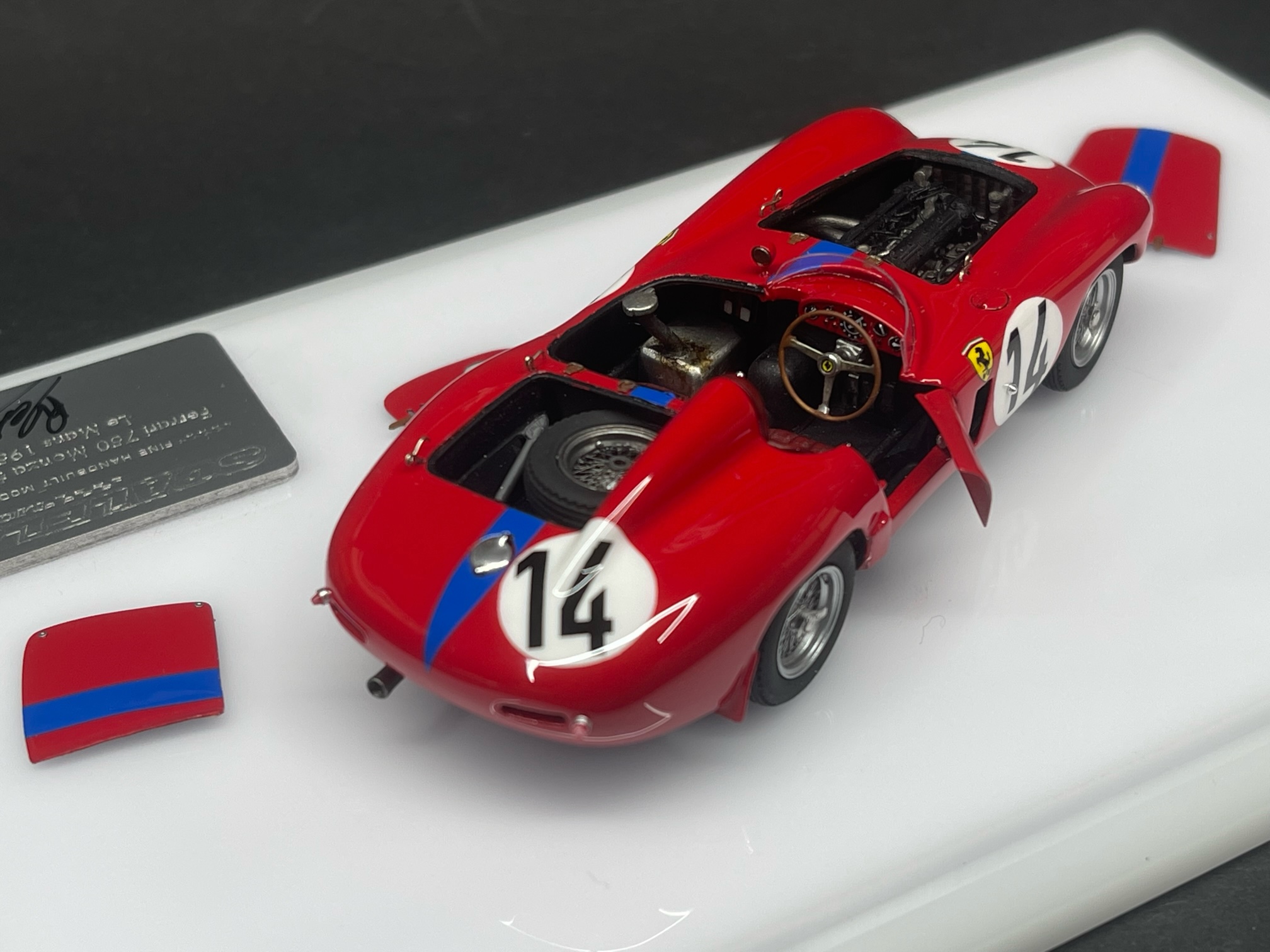 Ricardo Pedro : Ferrari 750 Monza 1955 -> Price on request, Modelart111
