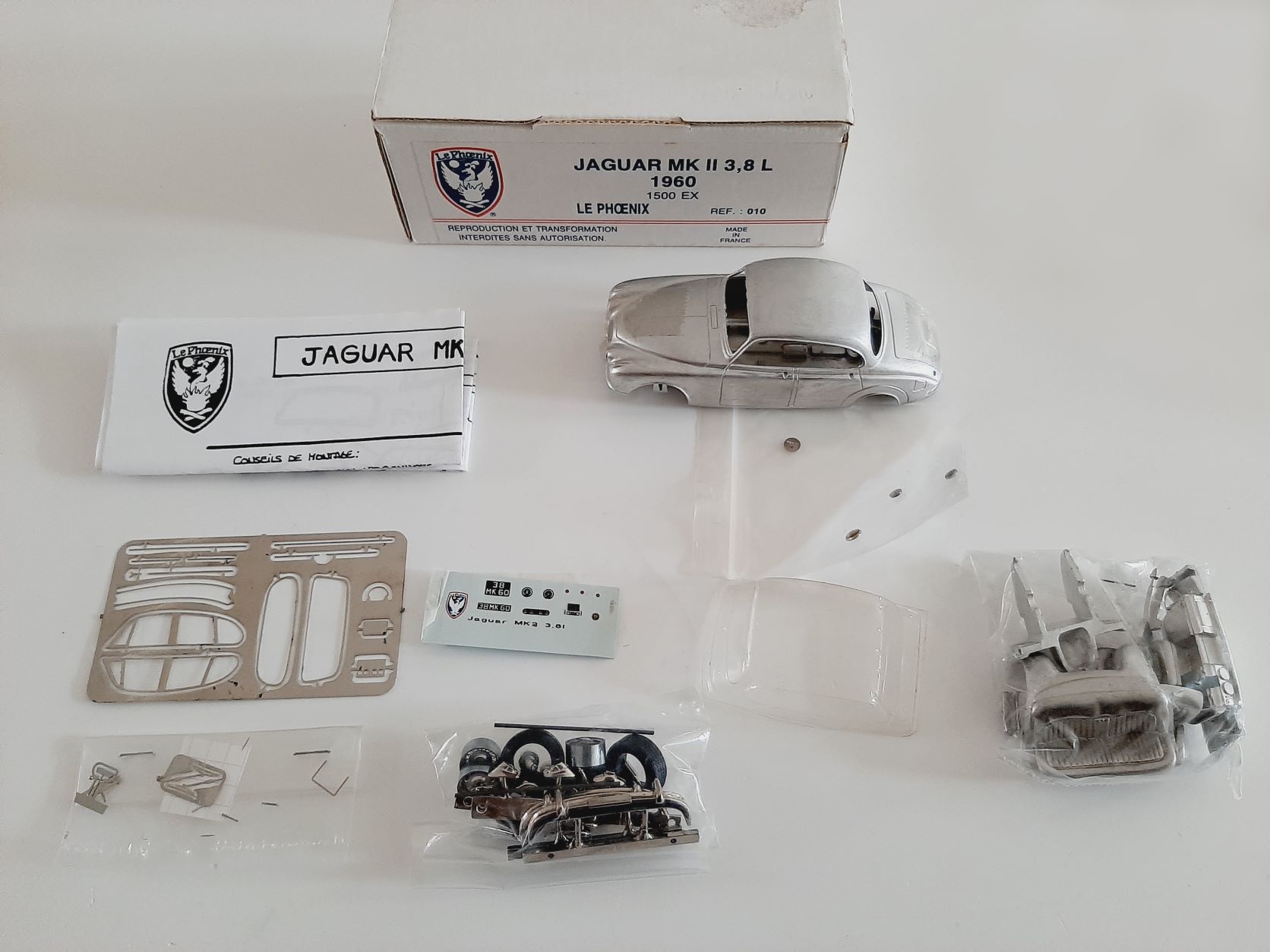 Lephoenix : Kit Jaguar MKII 3,8l 1960 --> SOLD, Modelart111