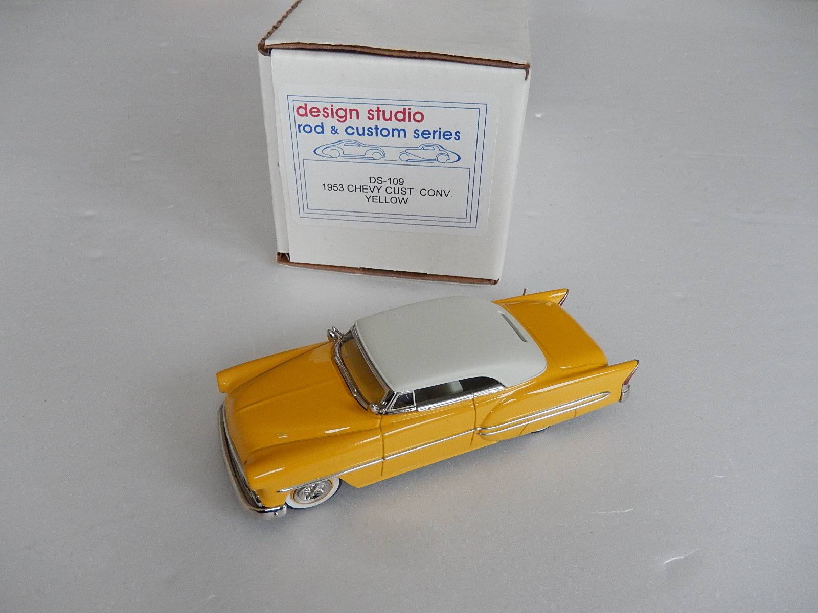Design Studio : 1948 CHEVY CUSTOM CONVERTIBLE YELLOW --> SOLD, Modelart111