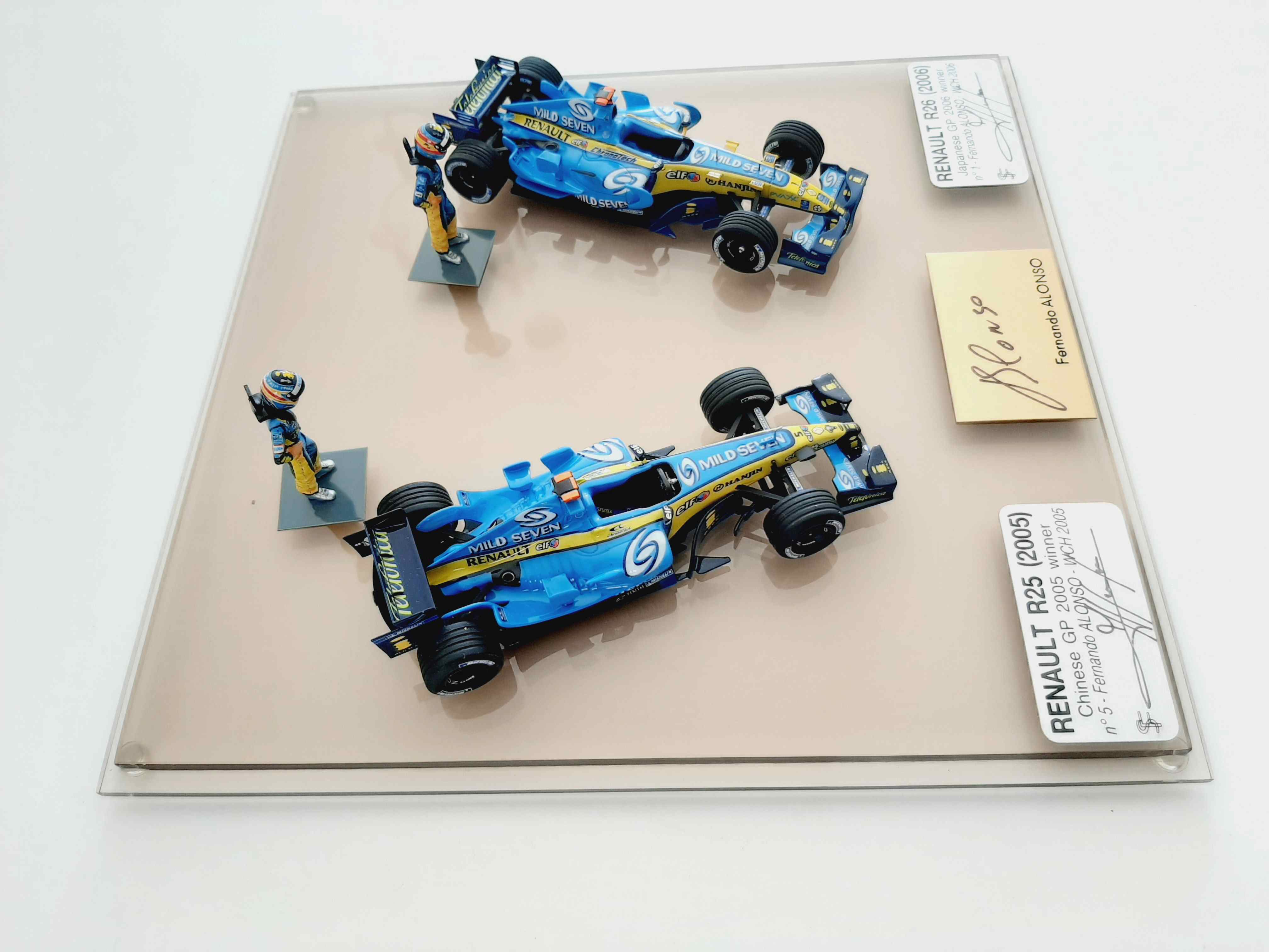 F. Suber : Renault R25 & R26 - World champion 2005 & 2006, Modelart111