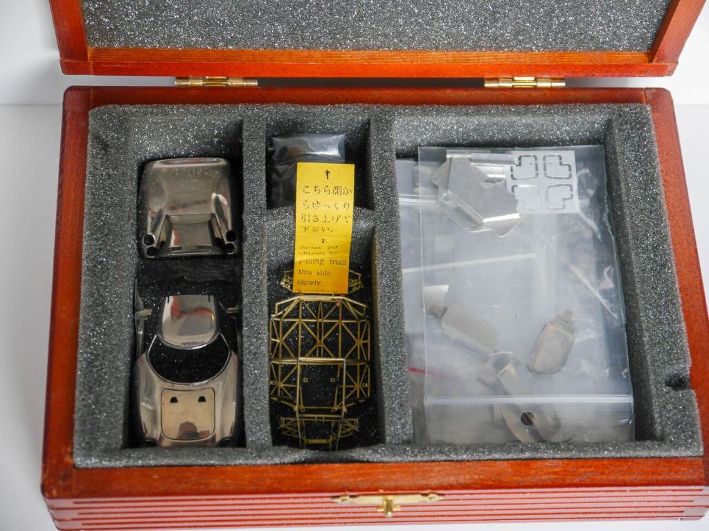 Make up : Kit Ferrari 250 LM all open/close -> SOLD, Modelart111